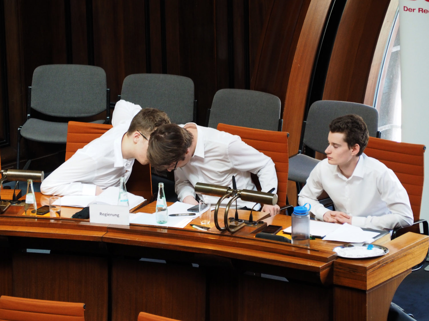 Die Debatte und das Debattieren- Was machen wir eigentlich?